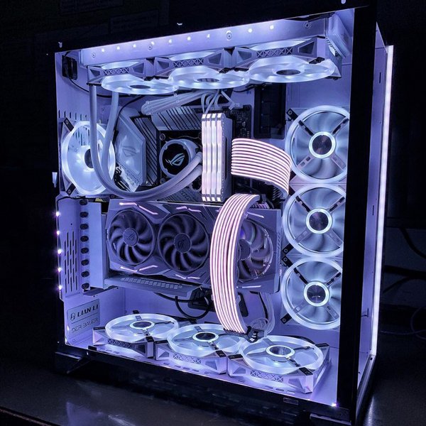 מארז Lian Li 011 xl Dynamic White